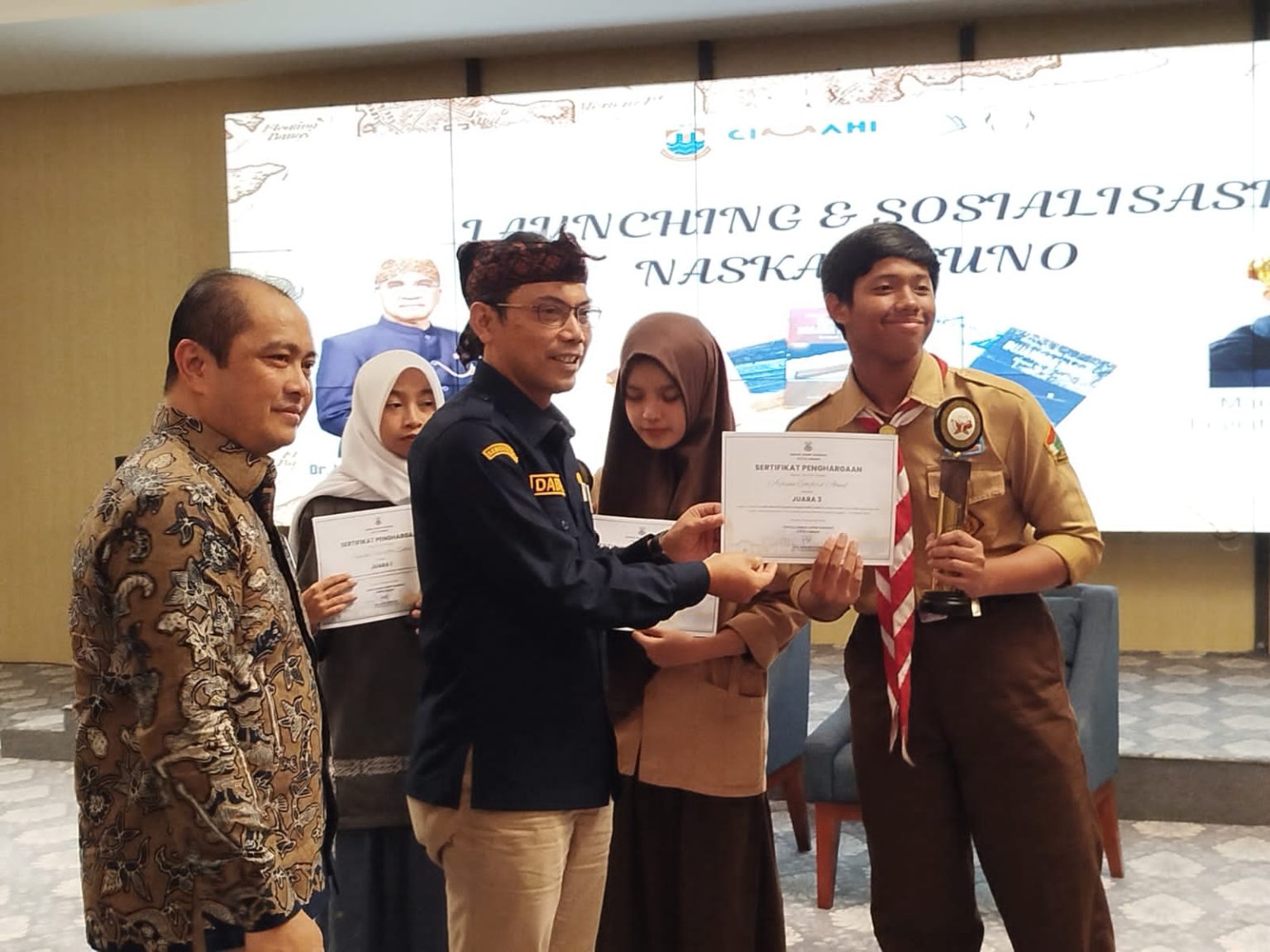 Dinas Arsip Daerah Kota Cimahi Meluncurkan Lima Buku Naskah Sunda Kuno ...