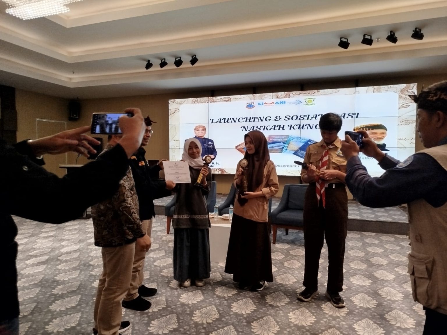 Dinas Arsip Daerah Kota Cimahi Meluncurkan Lima Buku Naskah Sunda Kuno ...