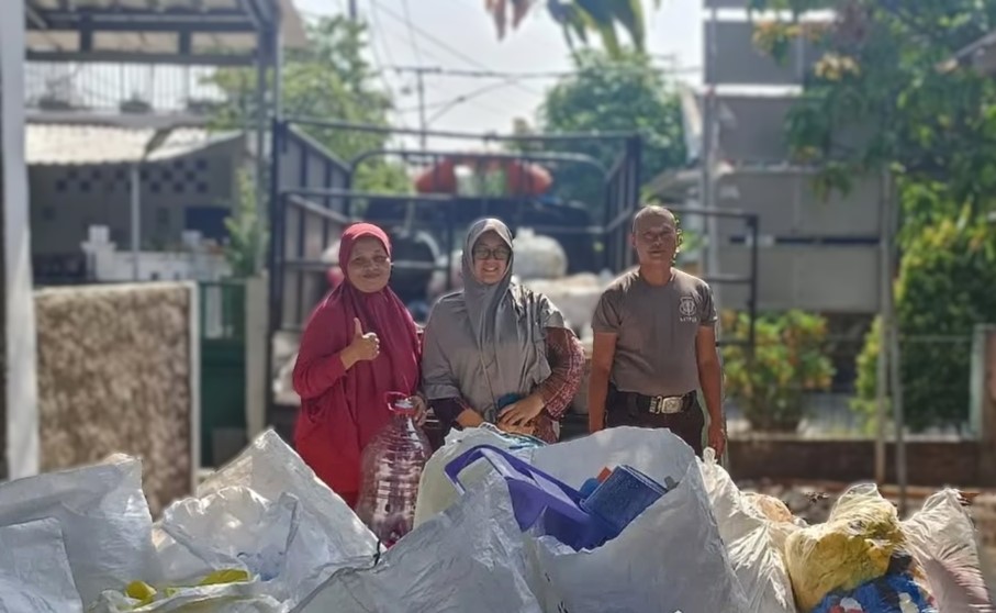 DLH Kota Cimahi Targetkan Seluruh RW se-Kota Cimahi Bentuk Bank Sampah ... DLH Kota Cimahi Targetkan Seluruh RW se-Kota Cimahi Bentuk Bank Sampah ...