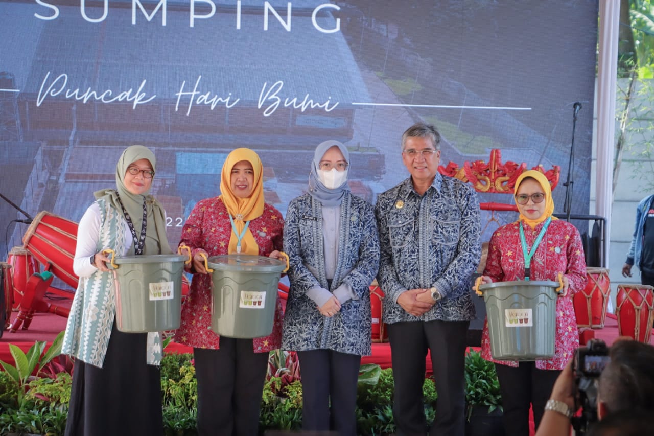 Inisiatif Kota Cimahi dalam Pengelolaan Sampah: Pengiriman Pertama RDF ...