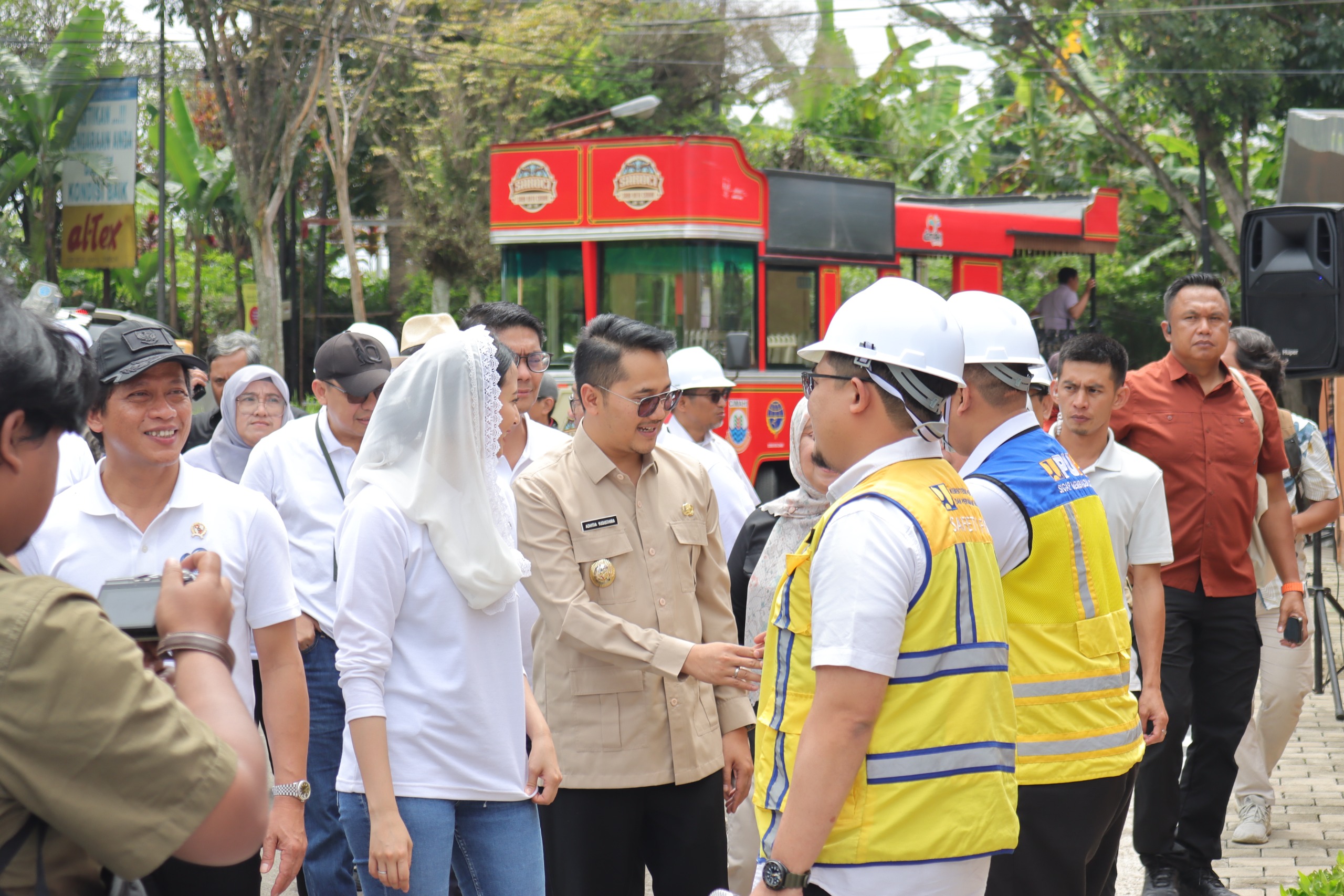 Pemkot Cimahi Gelar Peringatan Hari Peduli Sampah Nasional Tahun 2025 ... Pemkot Cimahi Gelar Peringatan Hari Peduli Sampah Nasional Tahun 2025 ...