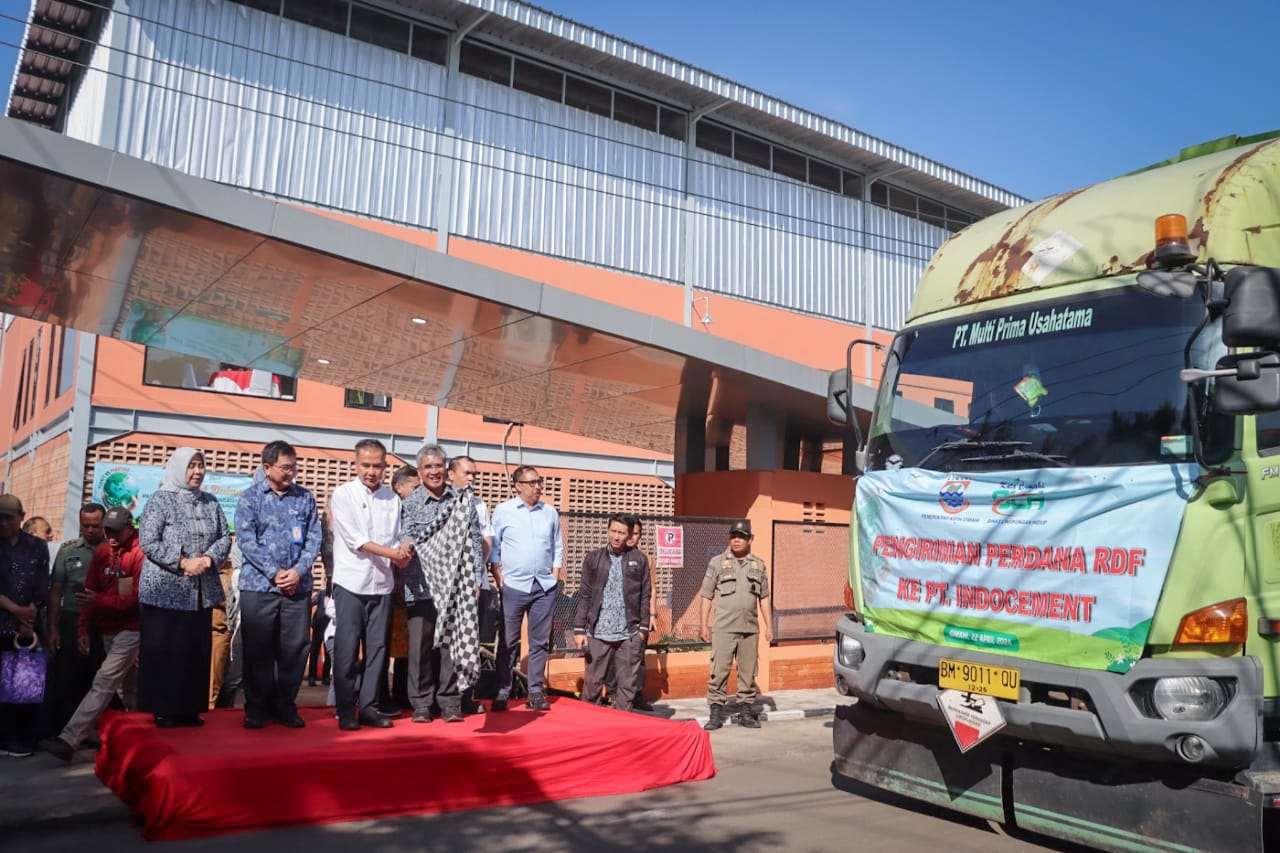 Pj Gubernur Jawa Barat dan Pj Walikota Cimahi Lakukan Pengiriman ...