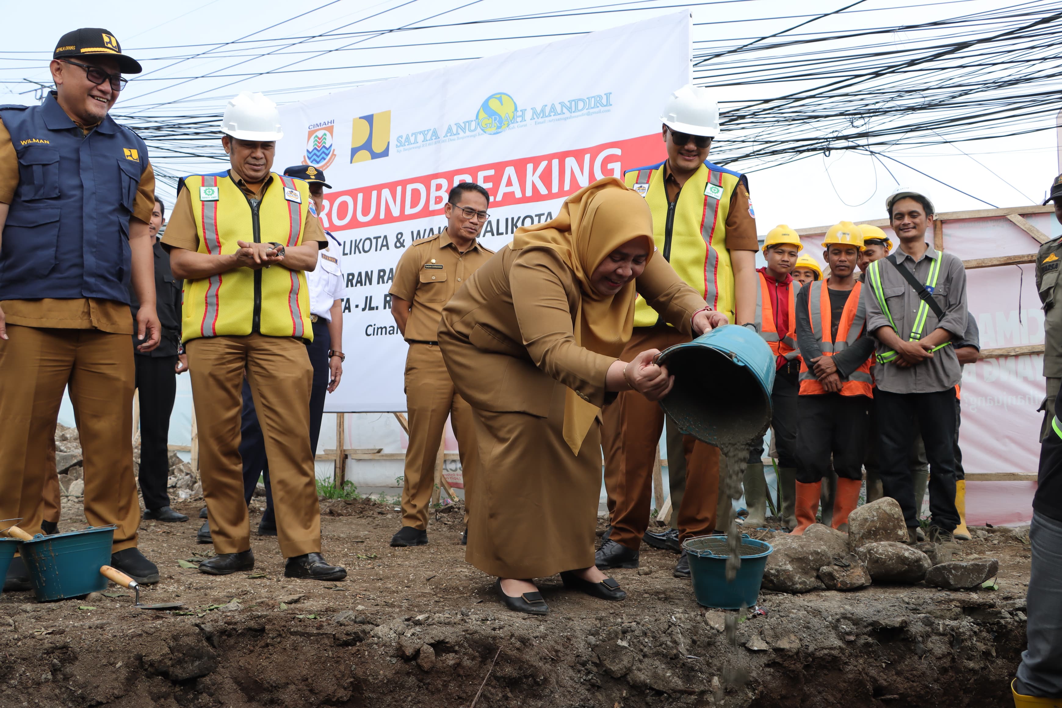 Peletakan Batu Pertama Jalan Pertigaan Pemkot Cimahi Oleh Walikota ...