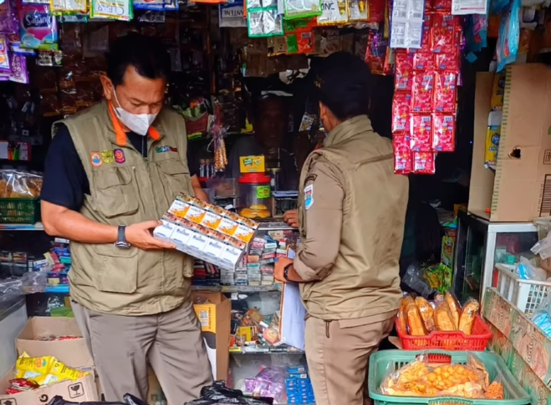 Satpol PP dan Damkar Kota Cimahi Terus Gencar Tindak Peredaran Rokok ...